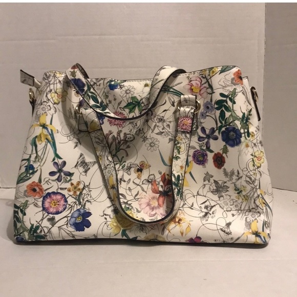 Andrew Marc | Bags | Andrew Marc Formal Prong Three Compartment ...